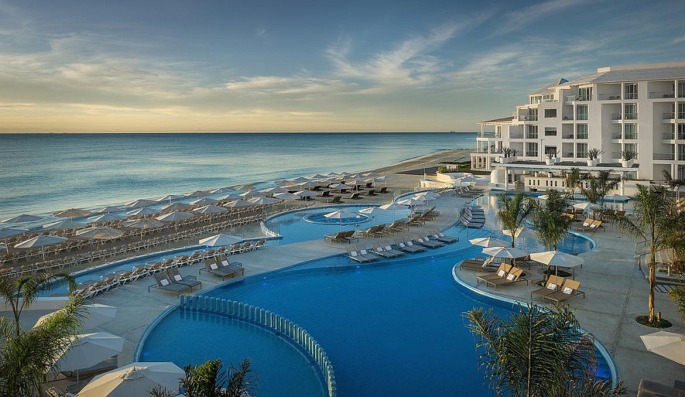 Playacar Palace – Honeymoons, Inc.